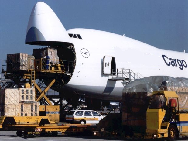 Línea aérea de carga